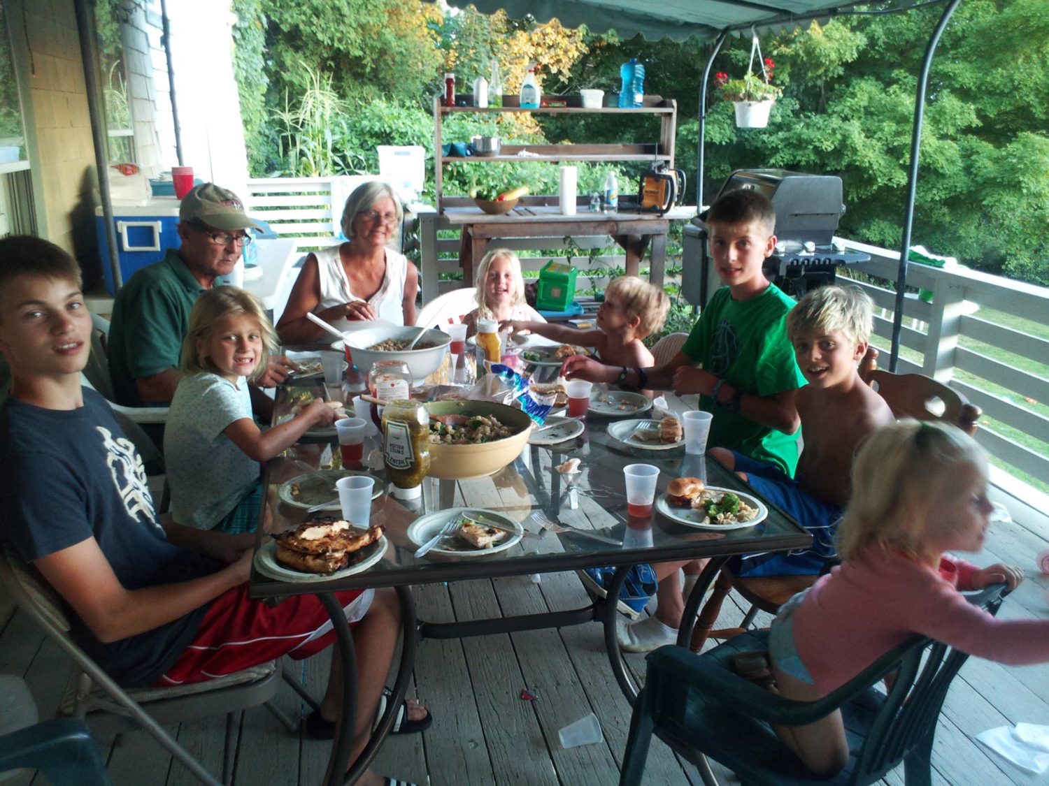 How To Introduce A Family Meeting To Your Family And Why It Benefits ...